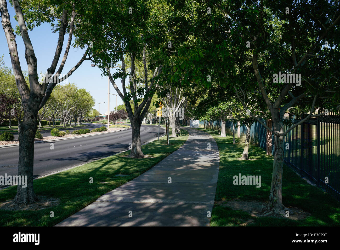 Suburban thoroughfare hi-res stock photography and images - Alamy