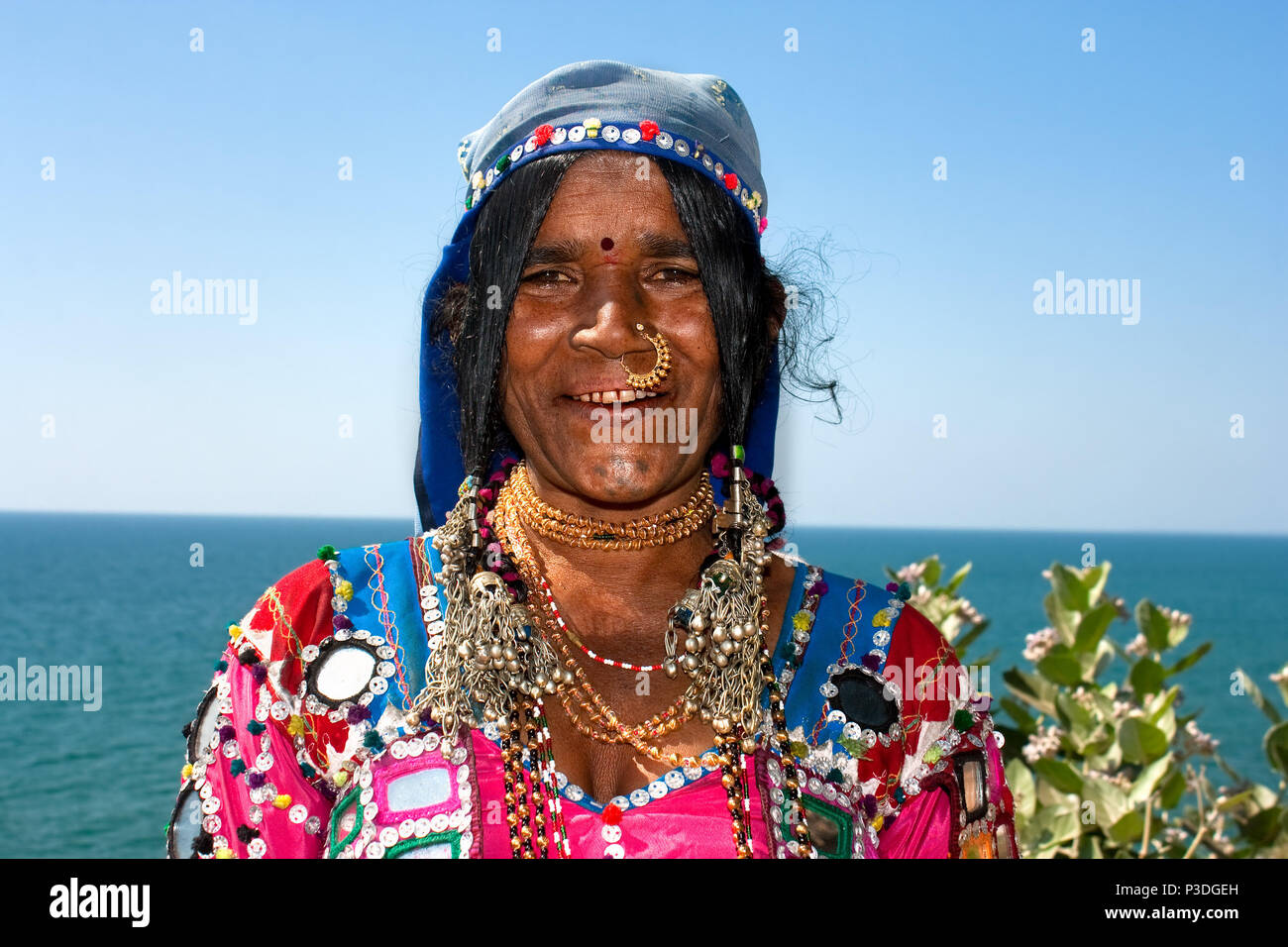 VARKALA, INDIA - JANUARY 17: The indian woman with traditional Kerala ...