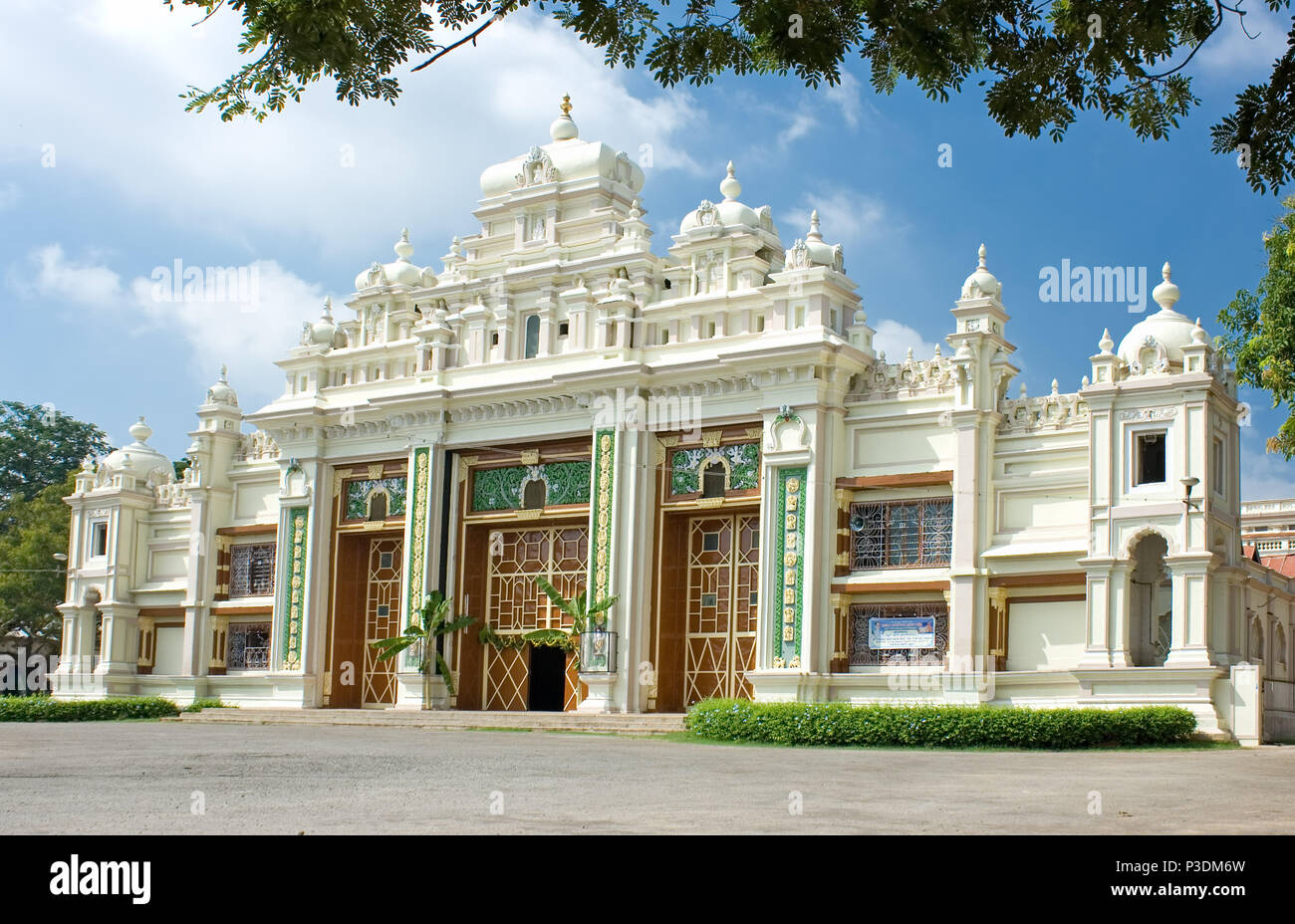 Jagan Mohan Palace in Mysore, Karnataka, India Stock Photo - Alamy