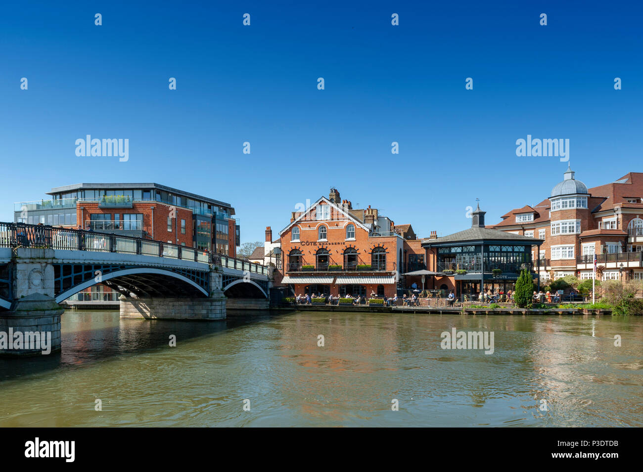 The River Thames flowing through Windsor and Eton, twin towns, in ...