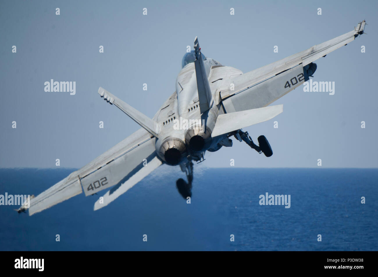 180614-N-UJ486-0173 MEDITERRANEAN SEA (June 14, 2018) An F/A-18E Super ...