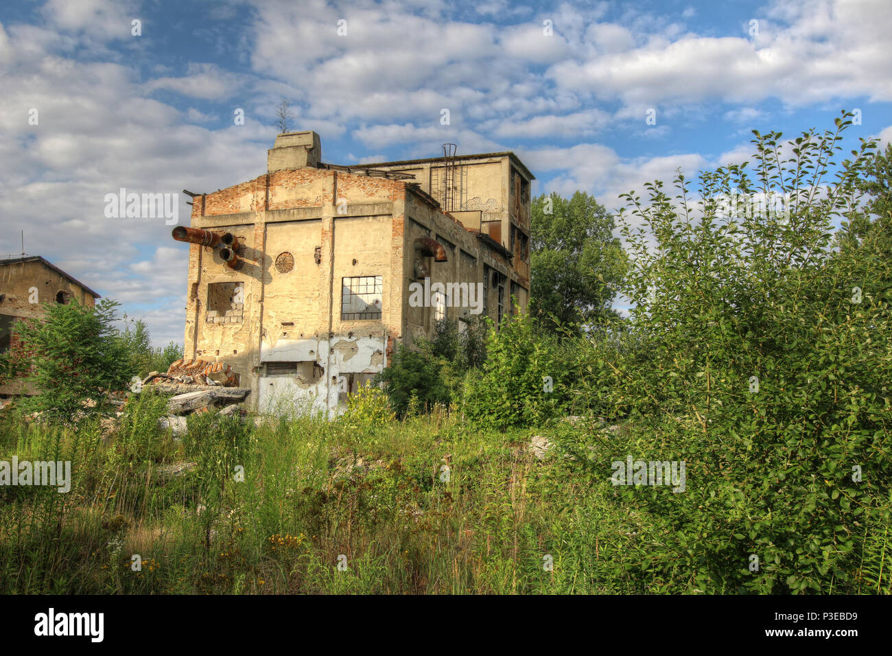 Factory ruins hi-res stock photography and images - Alamy
