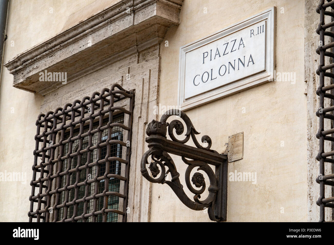 piazza colonna rome street sign close up Stock Photo - Alamy