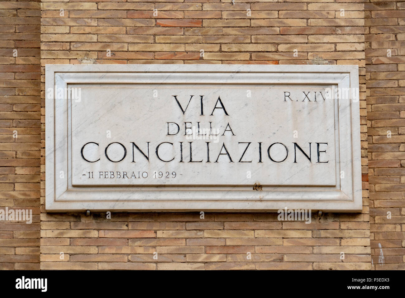 Via della conciliazione road of reconciliation hi-res stock photography ...