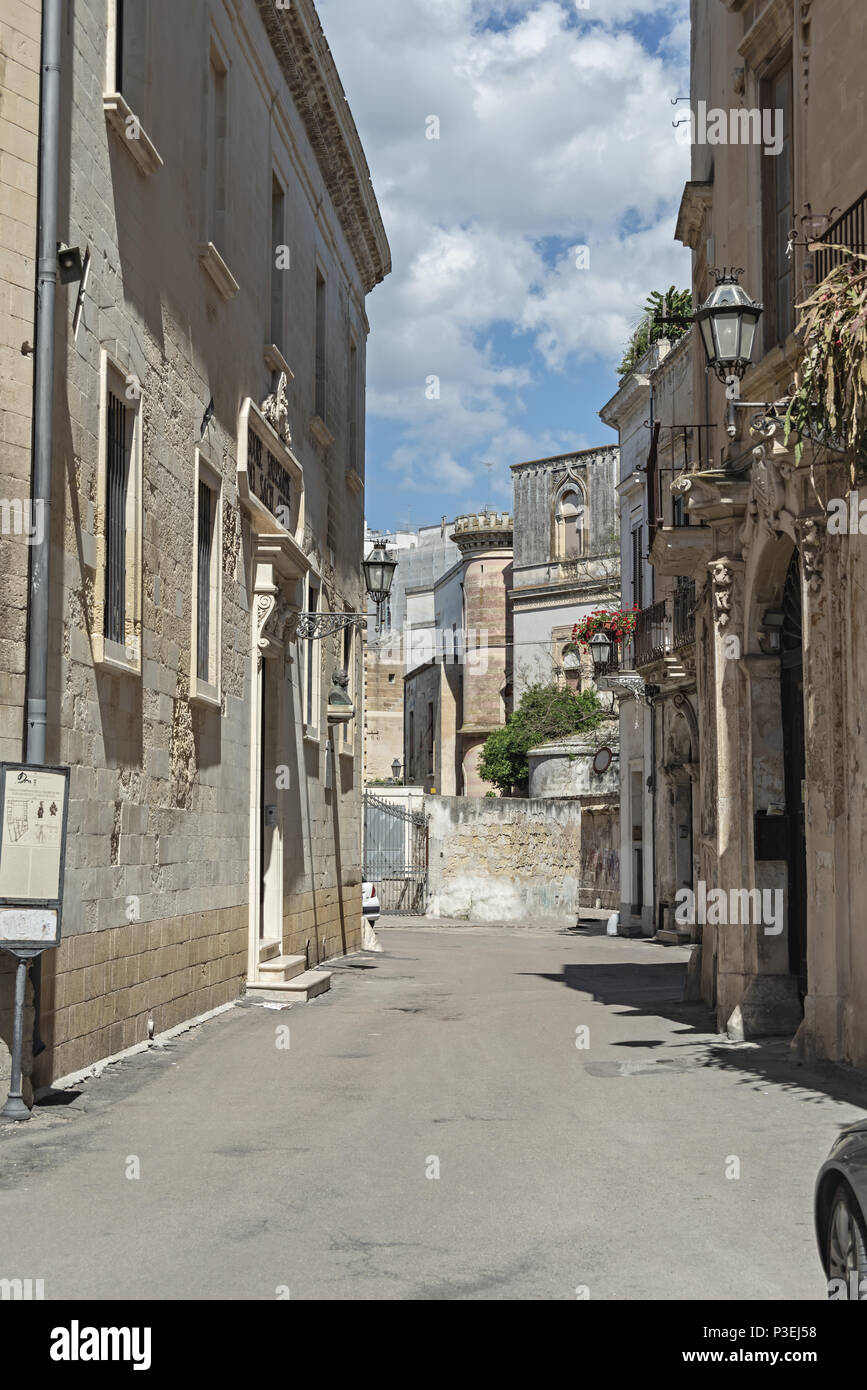 Italia Puglia Lecce vicolo 2 Stock Photo - Alamy