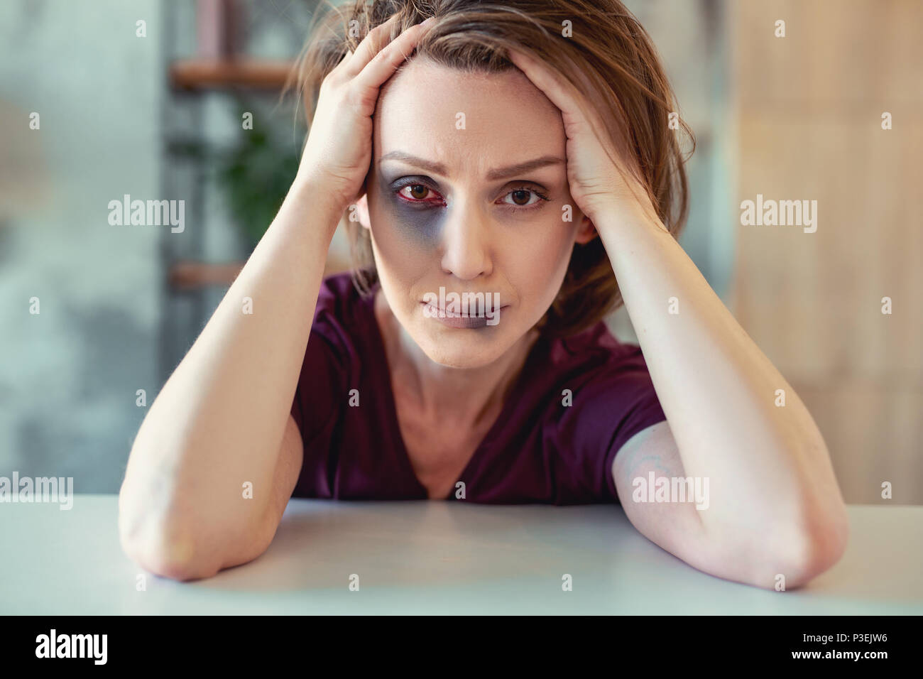 Clutching face hi-res stock photography and images - Alamy