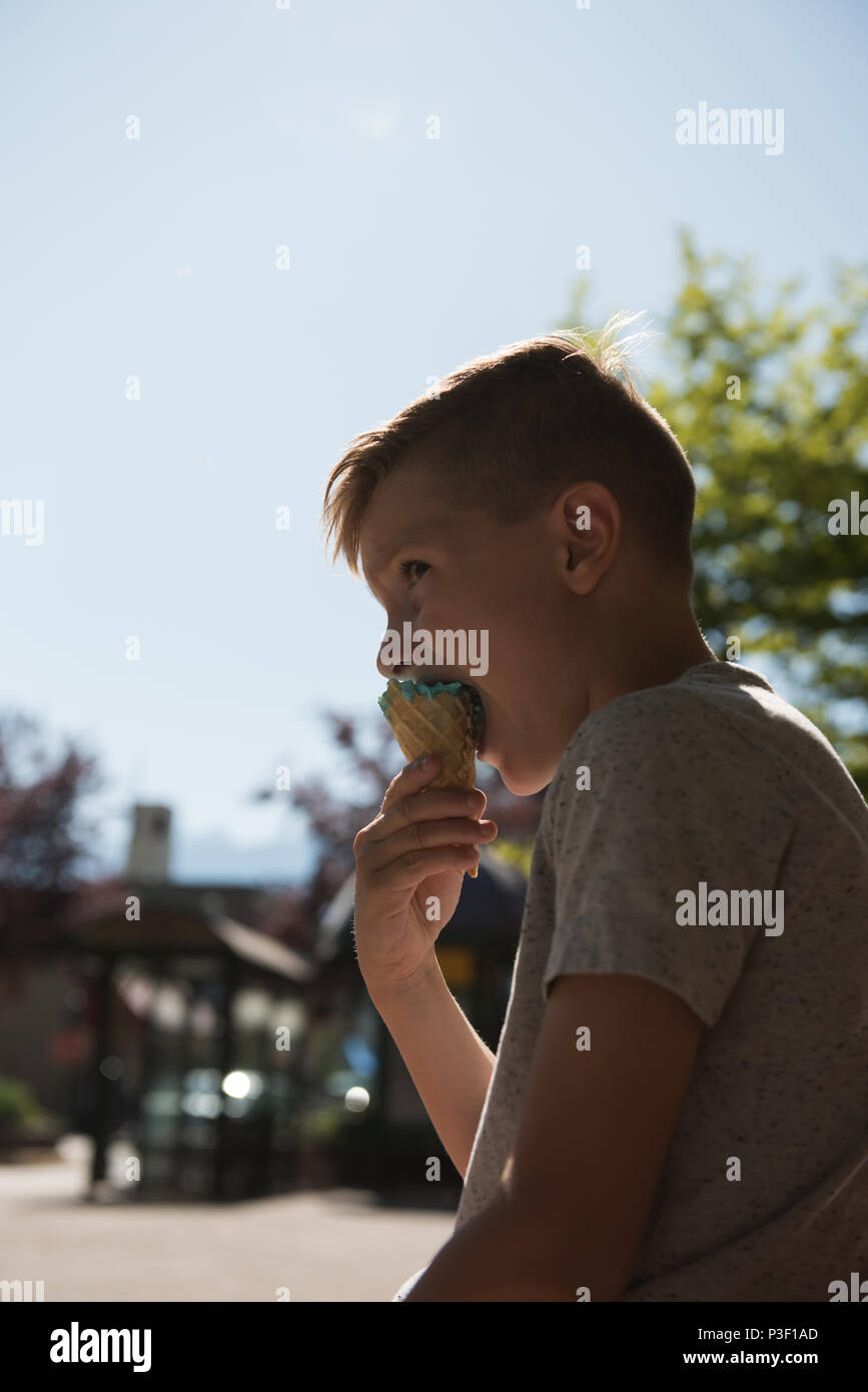 Boy ice cream wafer hi-res stock photography and images - Alamy