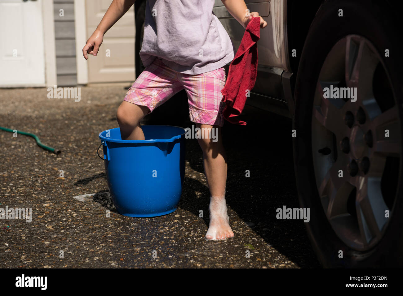 Leg washing hi-res stock photography and images - Alamy