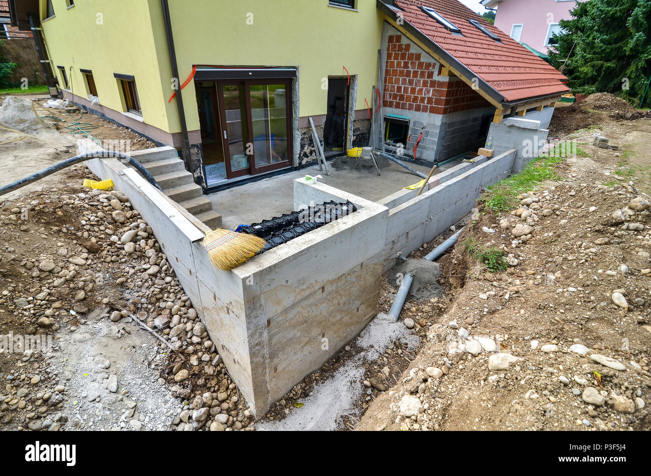 Setting up the construction site hi-res stock photography and images ...