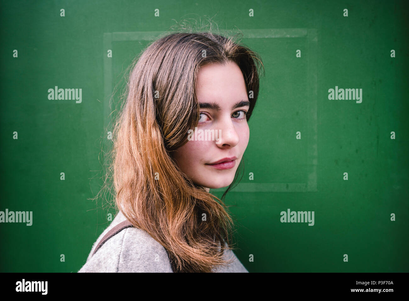 Portait smiling young woman hi-res stock photography and images - Alamy