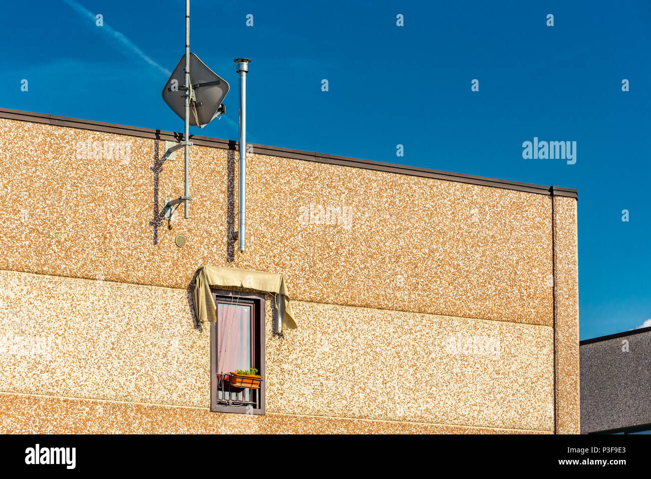 Narrow home hi-res stock photography and images - Alamy