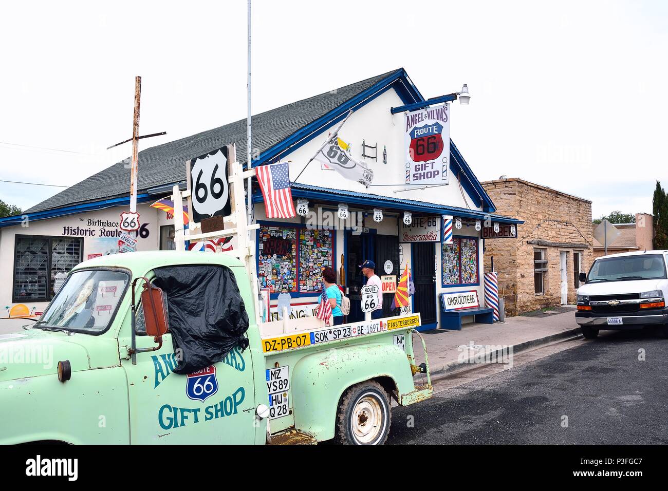 Route 66 gift shop hi-res stock photography and images - Alamy