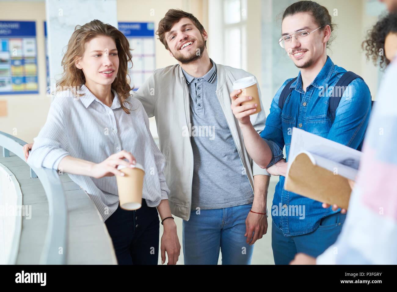 University students drinking hi-res stock photography and images - Alamy