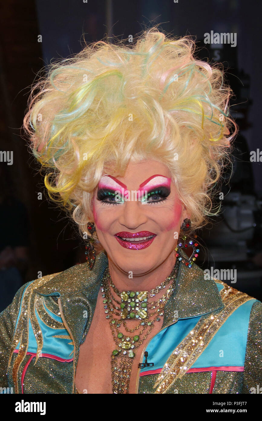 German drag queen olivia jones hi-res stock photography and images - Alamy