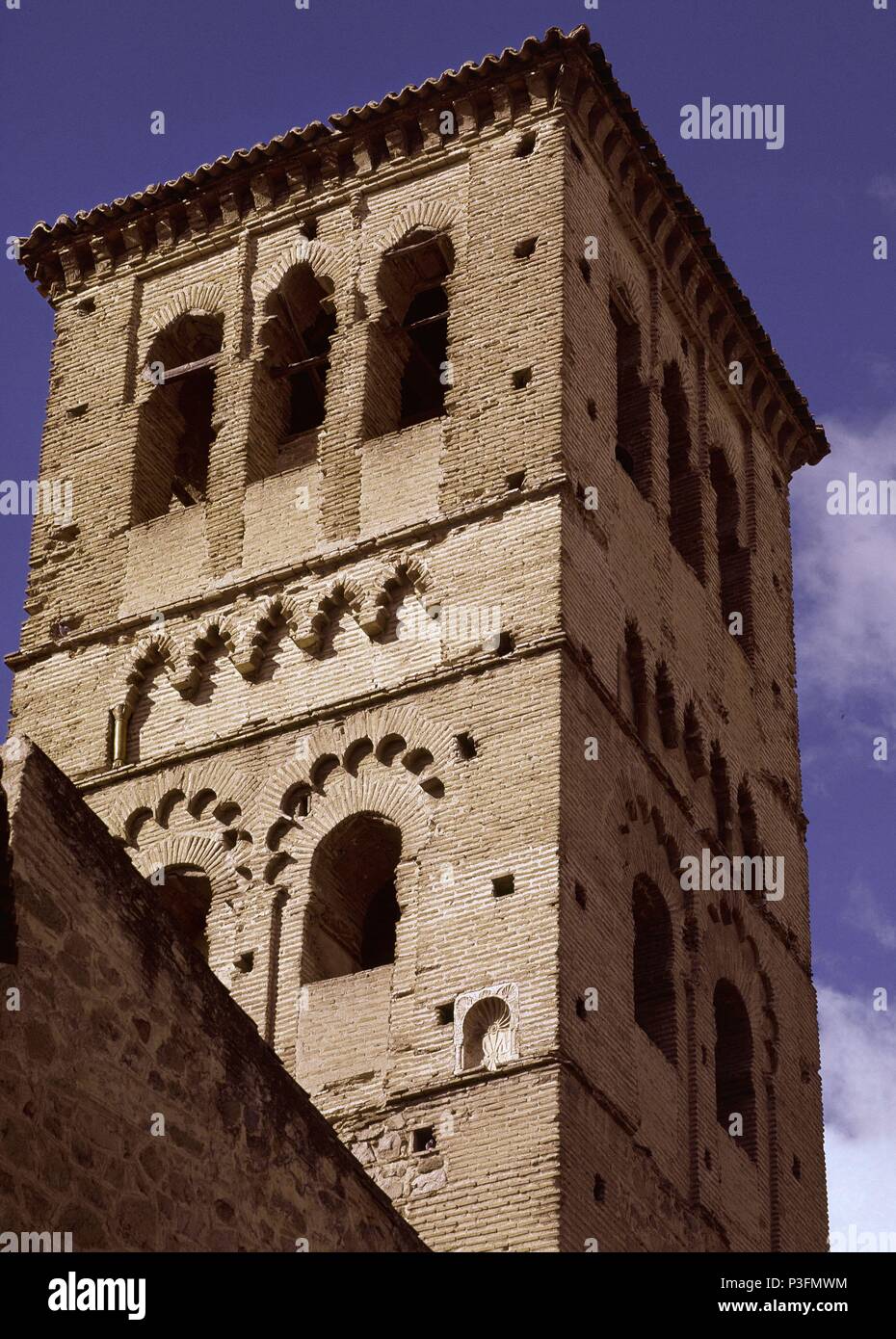 Fifteenth 15th century architecture hi-res stock photography and images ...