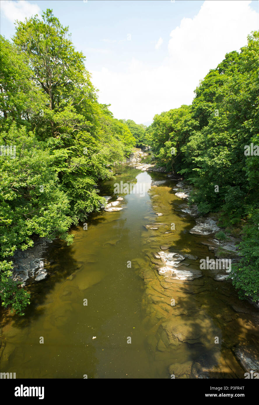 A view upstream of the River Lune from Killington New Bridge, Sedbergh ...
