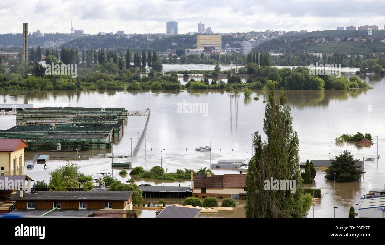 Flood in prague hi-res stock photography and images - Alamy