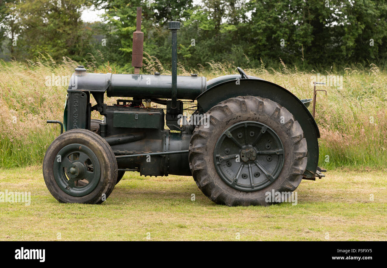Standard fordson tractor hi-res stock photography and images - Alamy