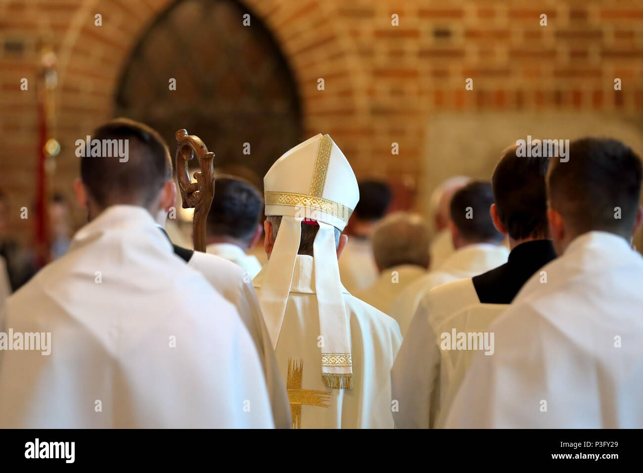 Priest celebrate mass at the church Stock Photo - Alamy