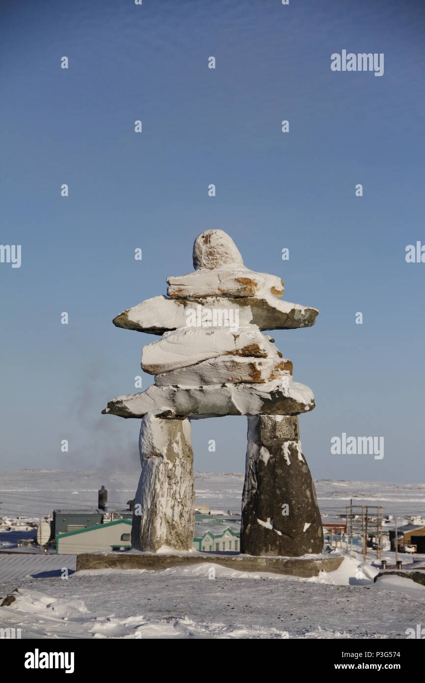 Inuit statue hi-res stock photography and images - Alamy