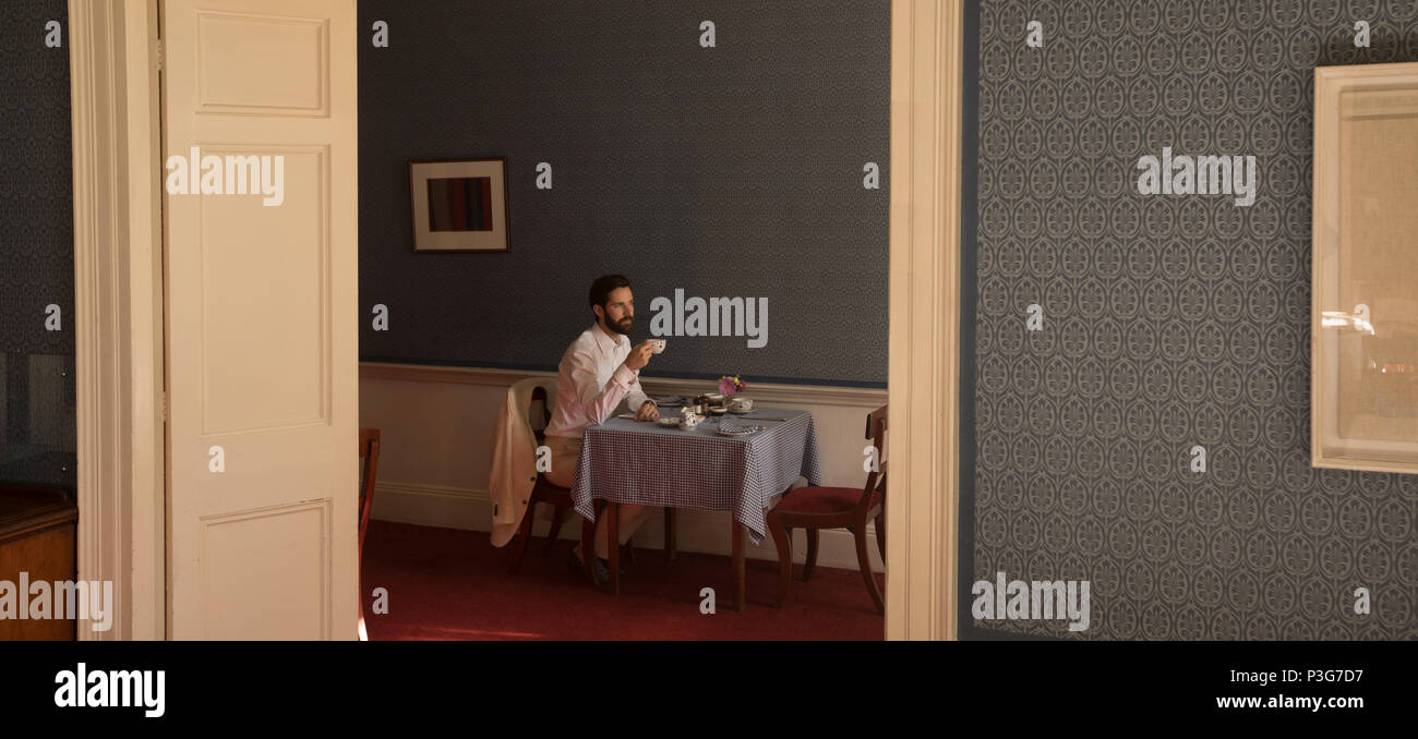 Man tea suit hi-res stock photography and images - Alamy