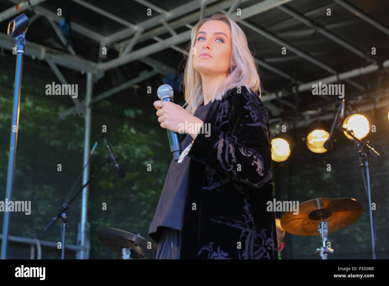 Emilie adams singer hi-res stock photography and images - Alamy