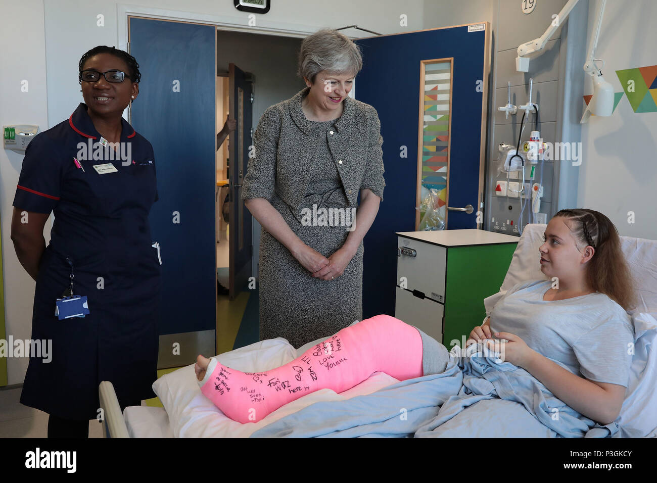Prime Minister Theresa May speaks to patient Jade Myers, 15, from ...