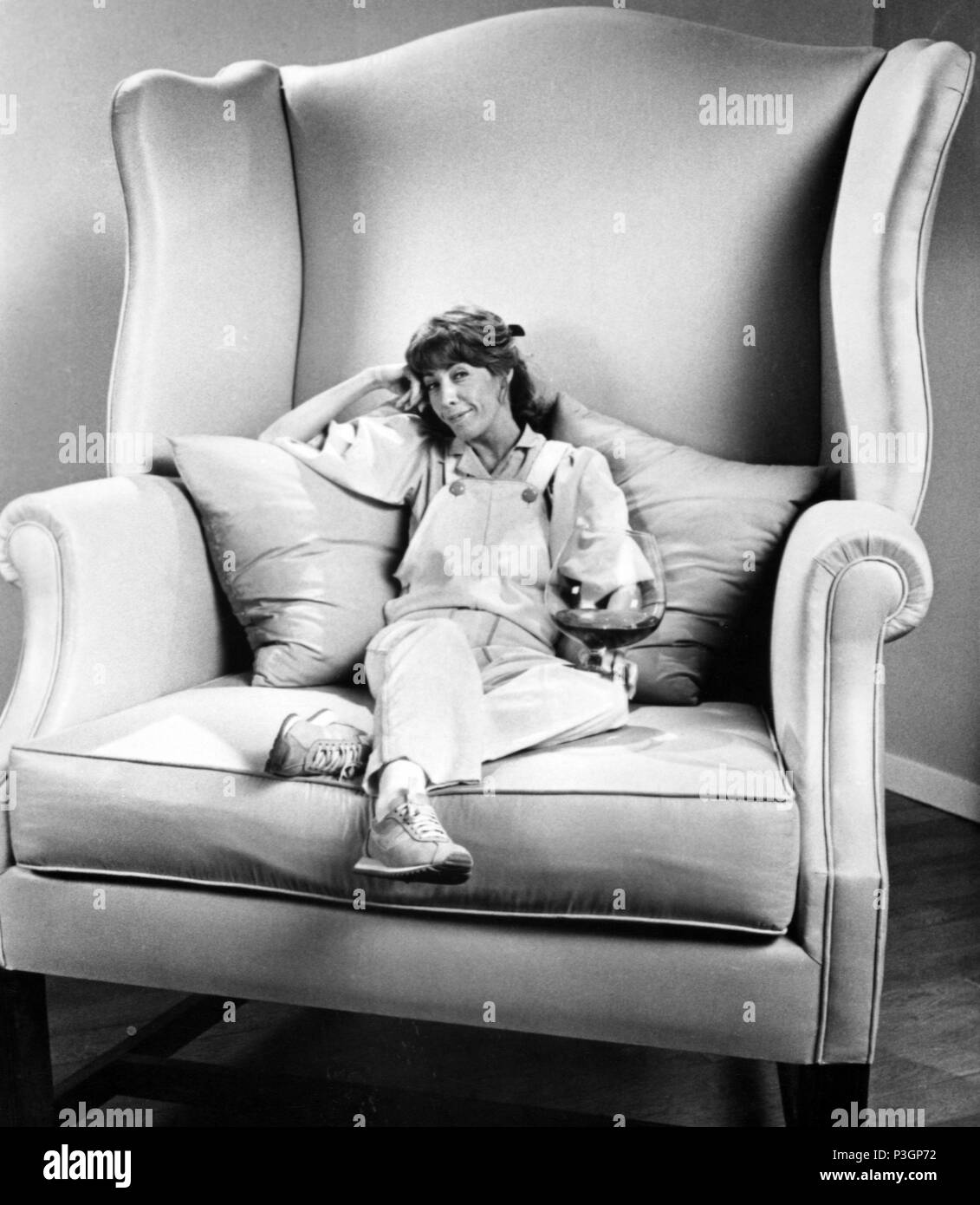 The incredible shrinking woman hi-res stock photography and images - Alamy