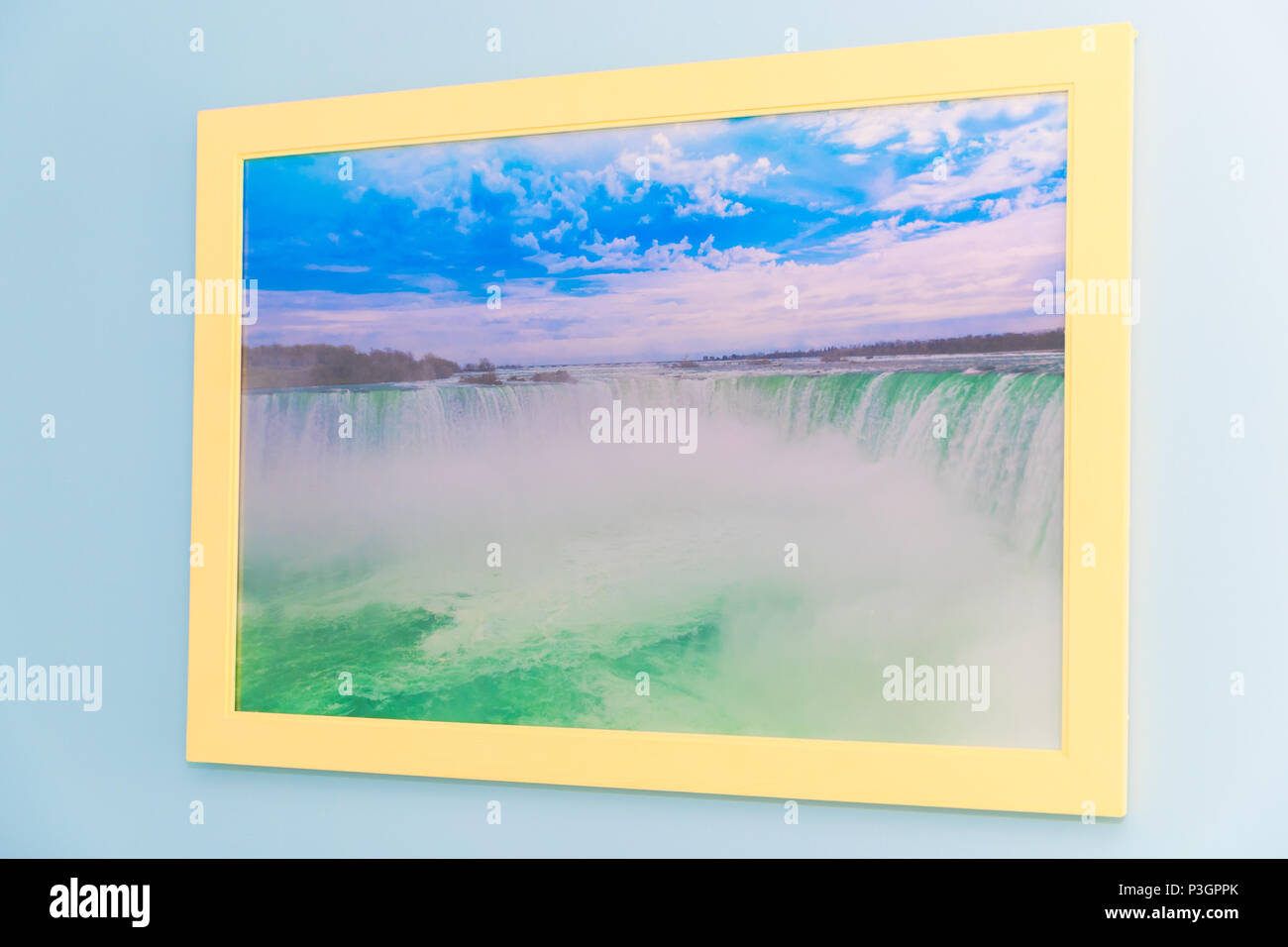 Yellow frames hi-res stock photography and images - Alamy