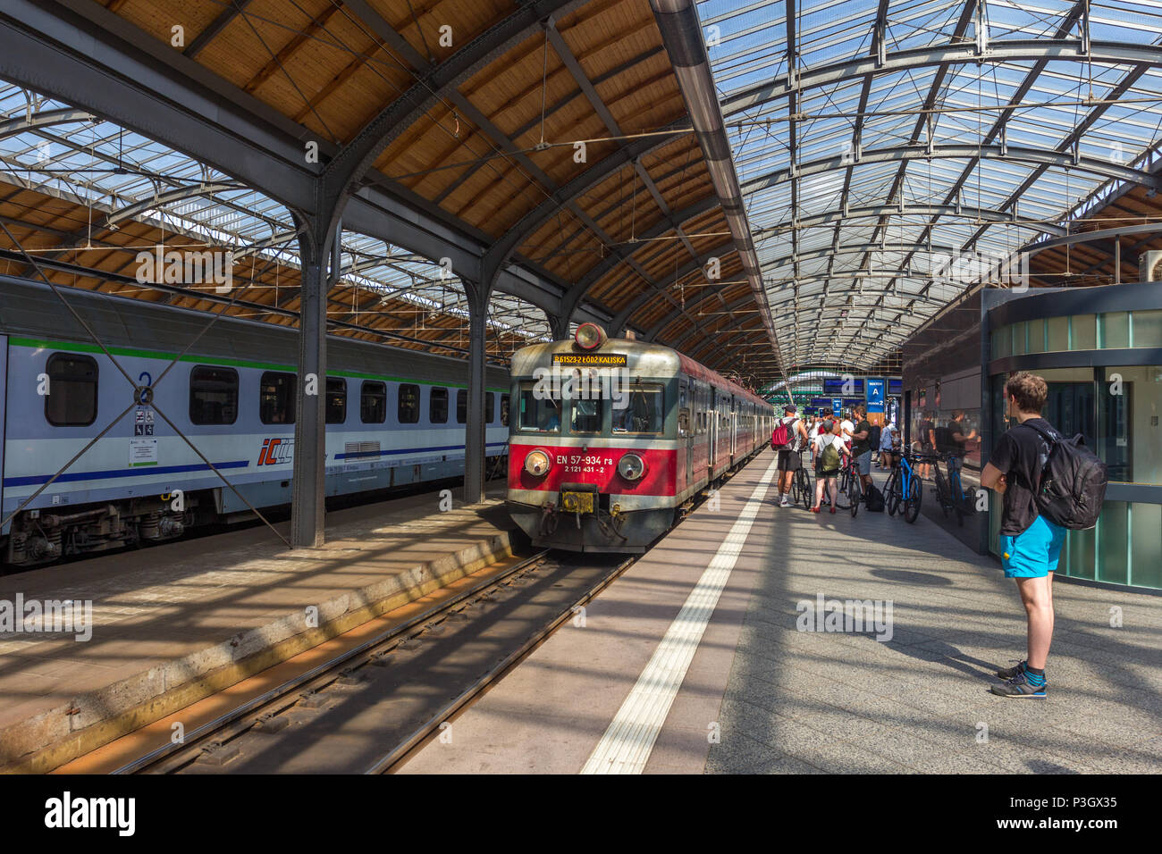 Wroclaw glówny train station hi-res stock photography and images - Alamy