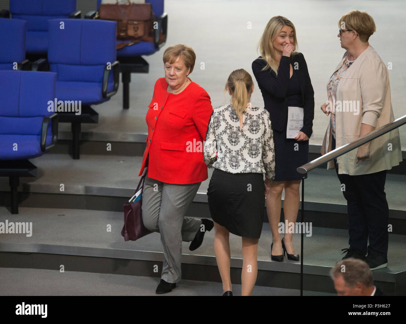 Survey hall hi-res stock photography and images - Alamy