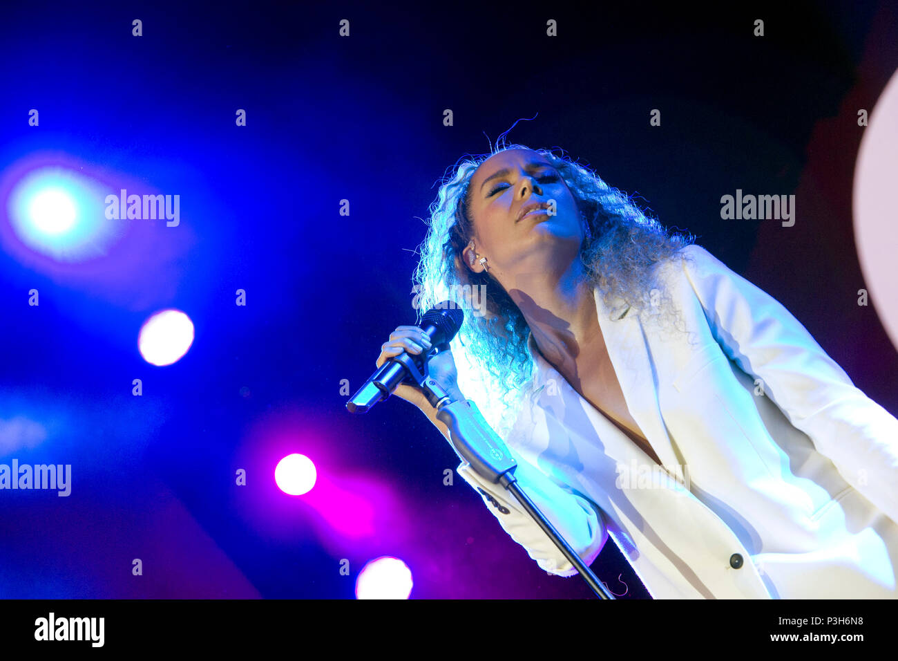 Lewis singer hi-res stock photography and images - Alamy