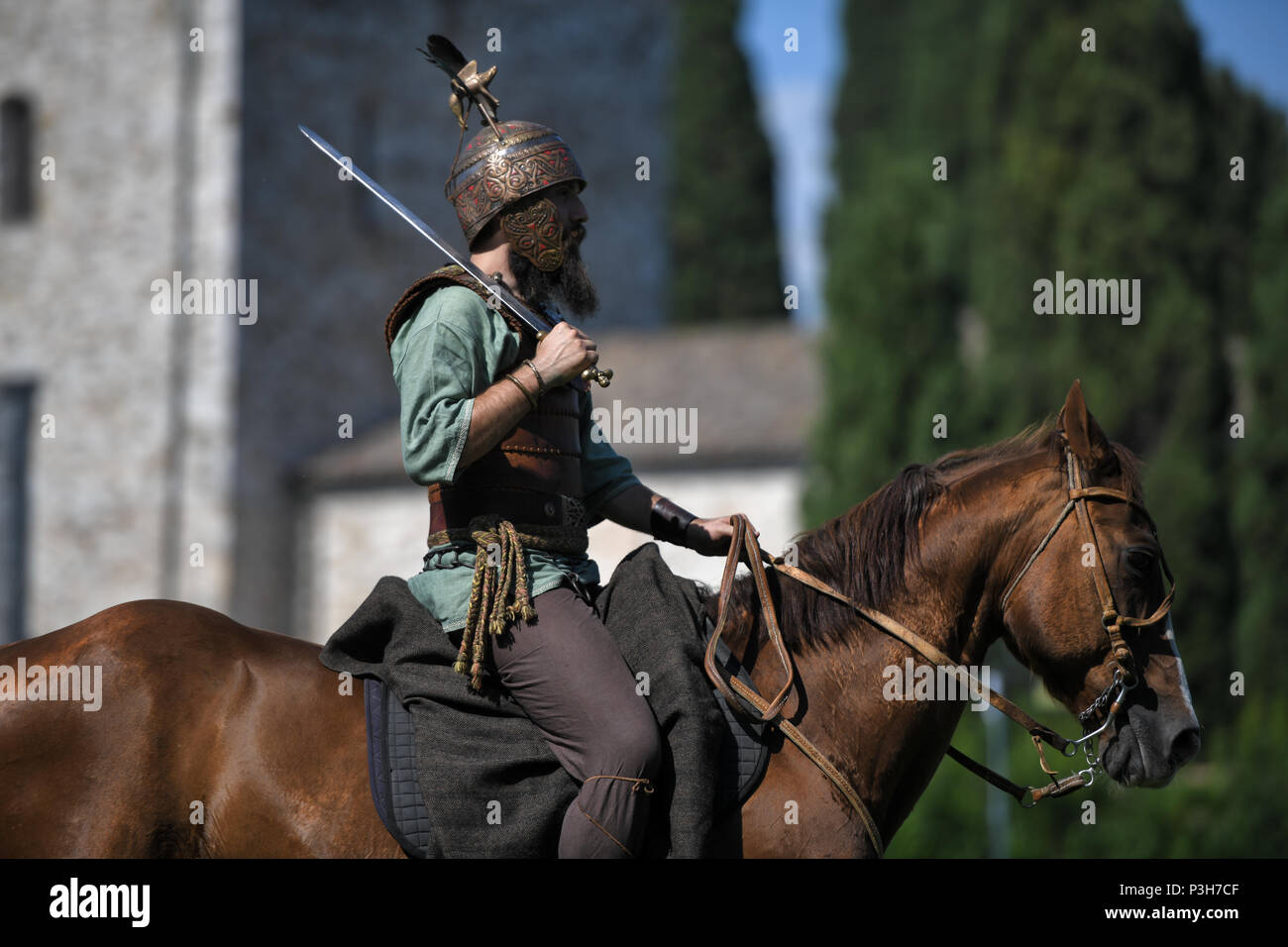 Roman testudo hi-res stock photography and images - Alamy