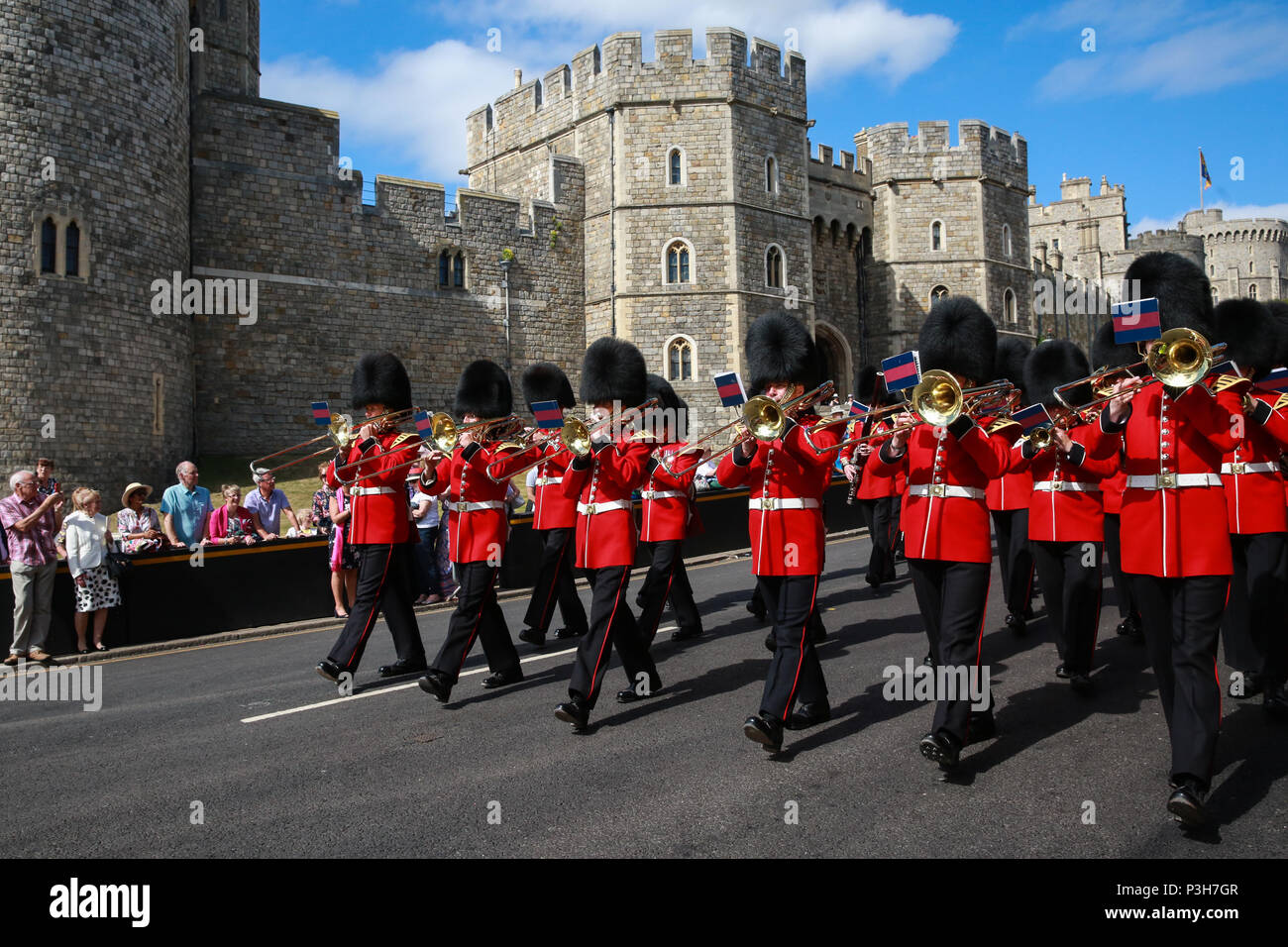 Windsor, UK. 18th June, 2018. The Welsh Guards Band and Irish Guards ...