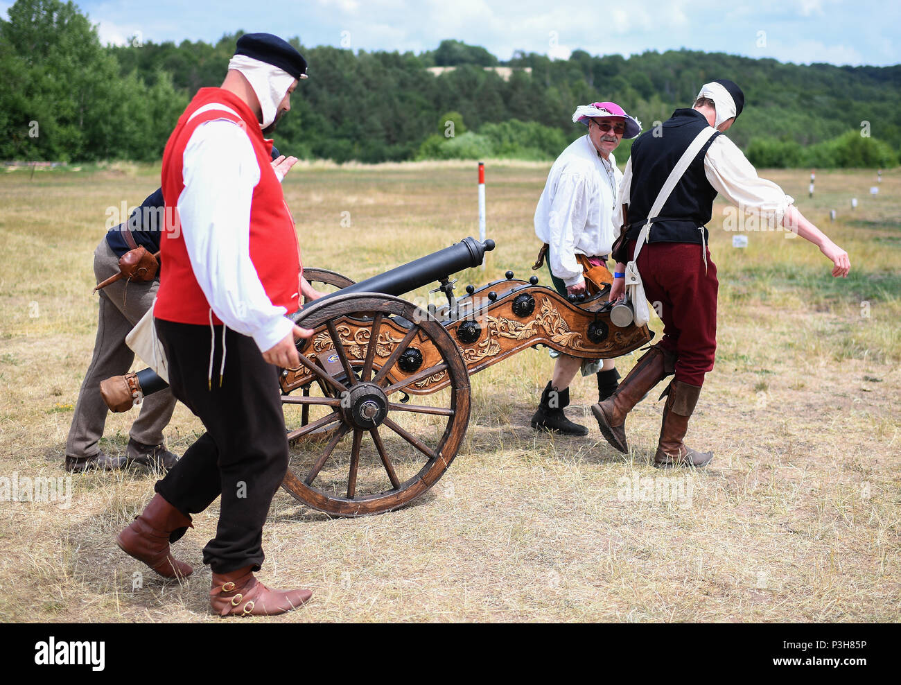 16 June 2018, Germany, Sondershausen: A group from the Association of ...