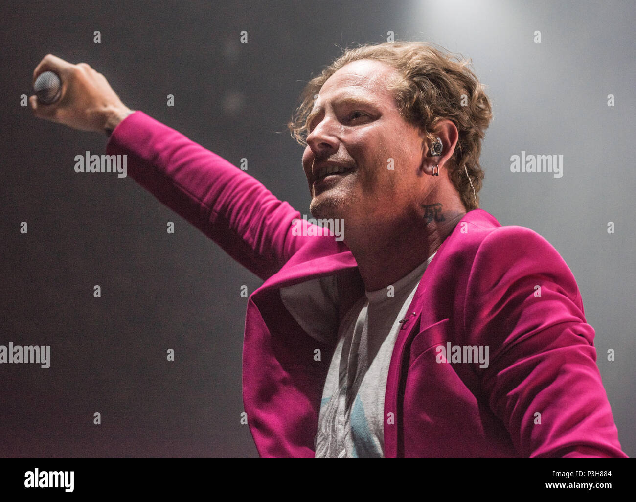 Corey taylor stone sour slipknot hi-res stock photography and images ...