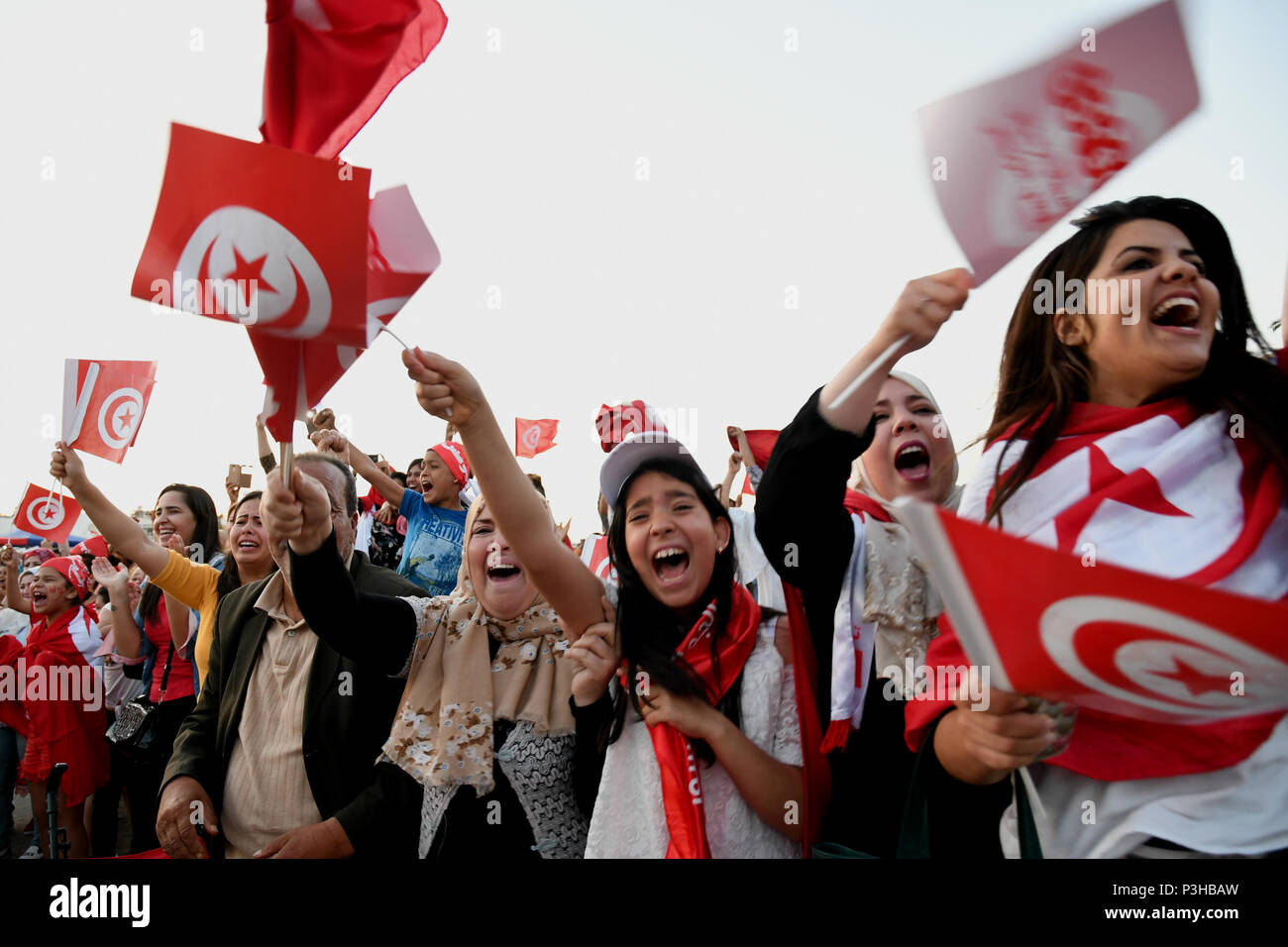 Tunis fans hi-res stock photography and images - Alamy