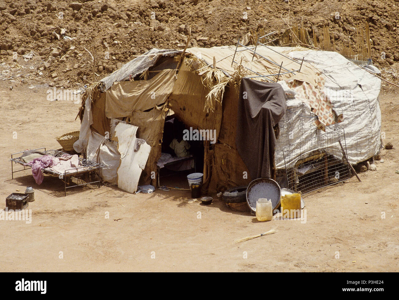 Hut of a Sudanese imported from the province to the Sudanese capital ...