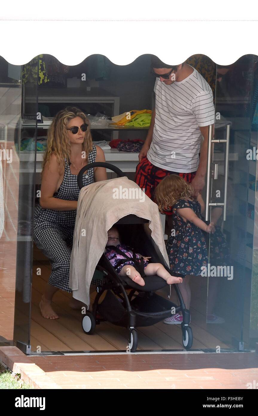 Chaff, Italy. 18th June, 2018. Pula: Josh Hartnett with wife and ...