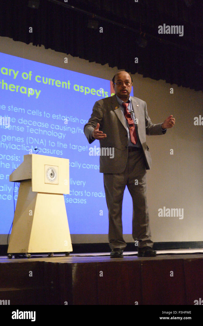 India students university science hi-res stock photography and images ...