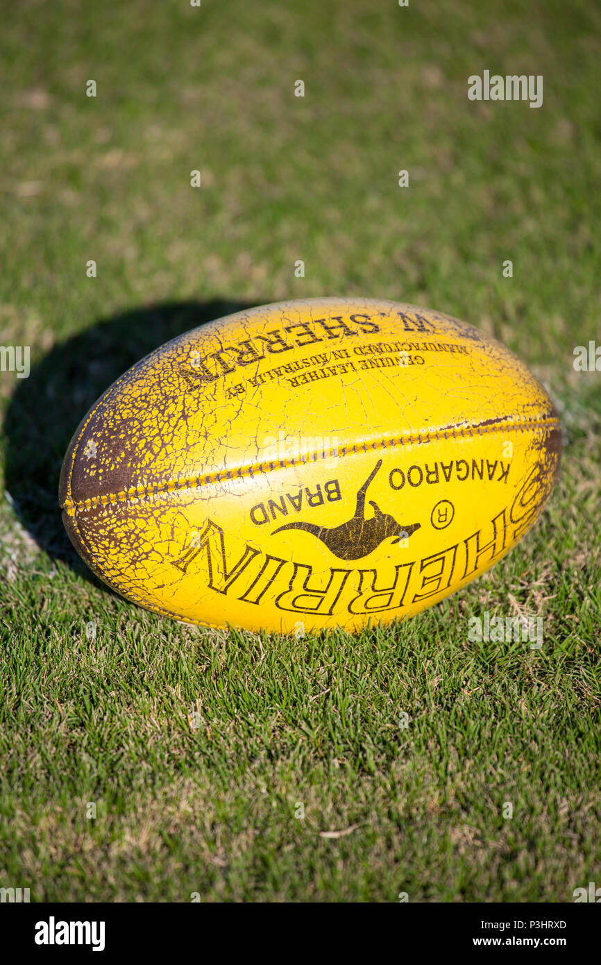 Australian football pitch hi-res stock photography and images - Alamy