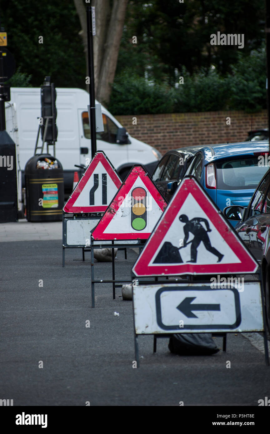 Road sign street newington hi-res stock photography and images - Alamy