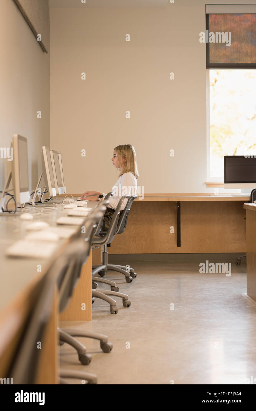 Modern classroom pc hi-res stock photography and images - Alamy