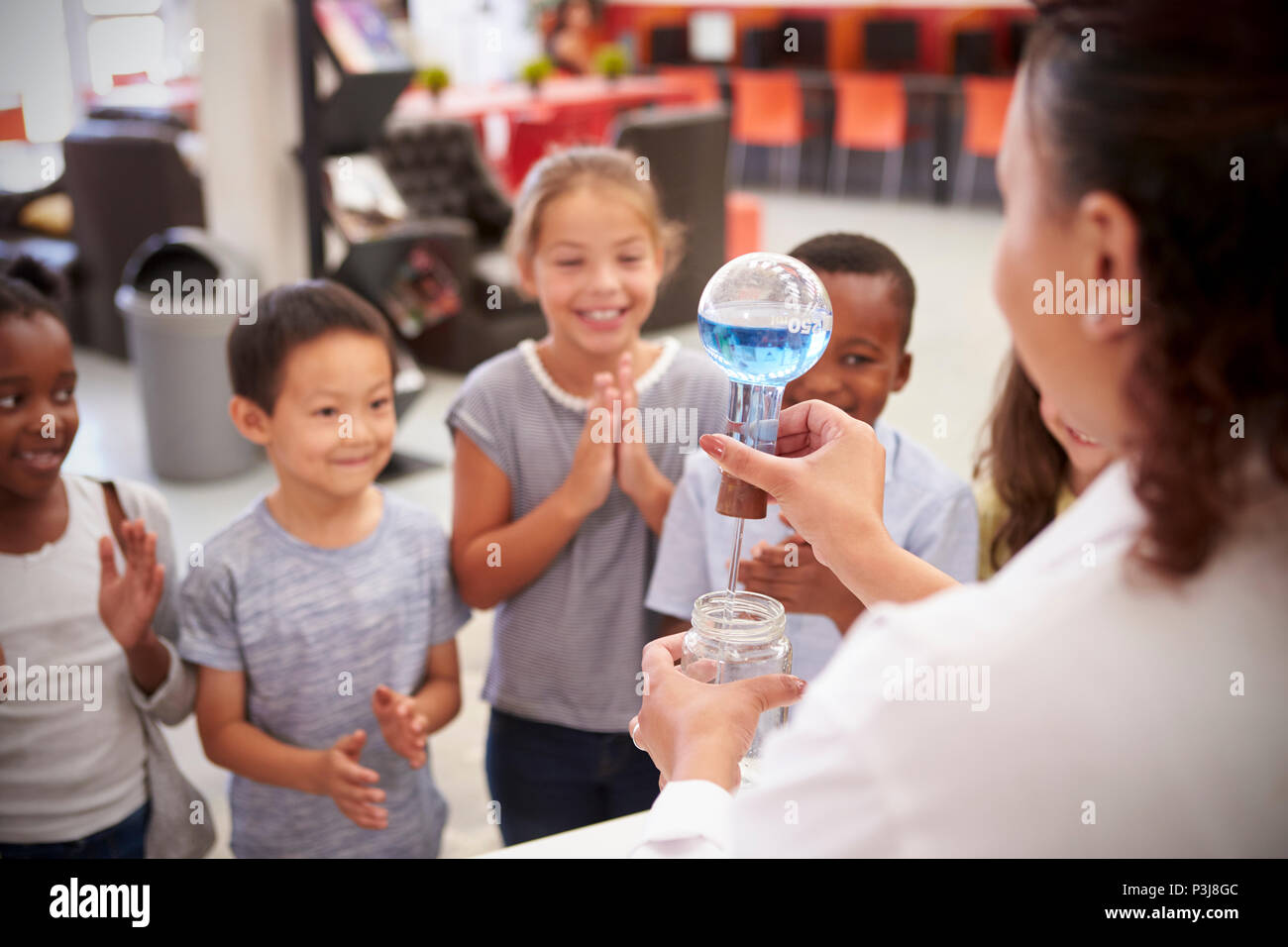 Kids experiment hi-res stock photography and images - Alamy