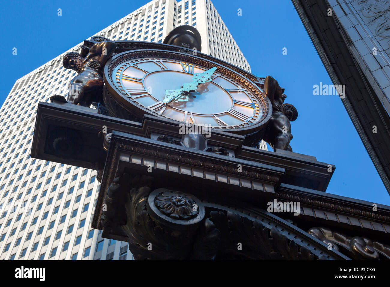 PUBLIC CLOCK KAUFMANN DEPARTMENT STORE BUILDING SMITHFIELD STREET ...