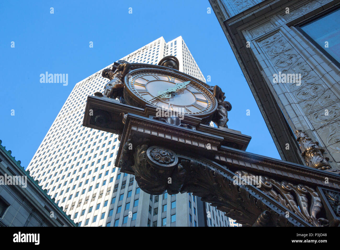 PUBLIC CLOCK KAUFMANN DEPARTMENT STORE BUILDING SMITHFIELD STREET ...
