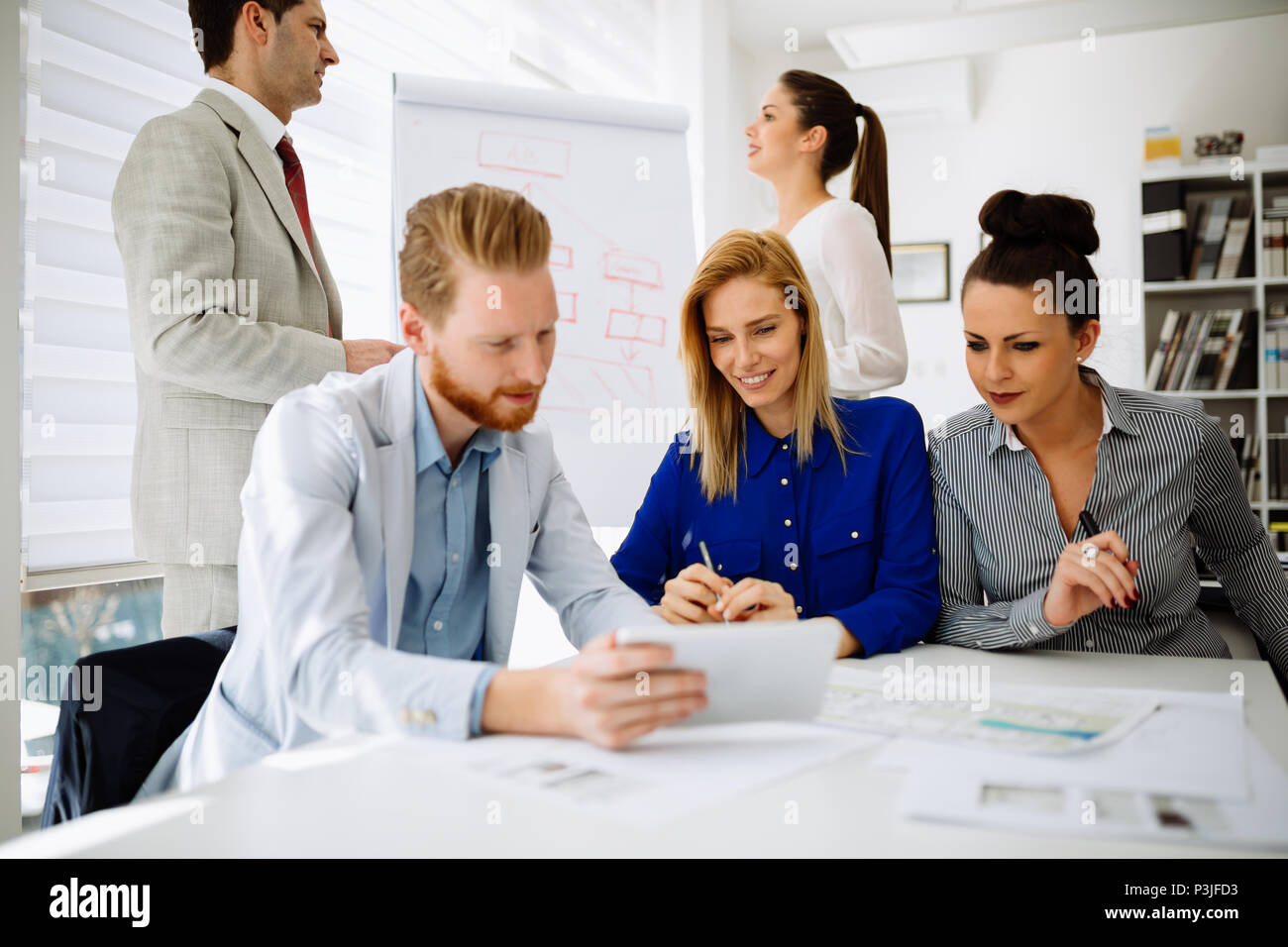 Coworking brainstorming hi-res stock photography and images - Alamy