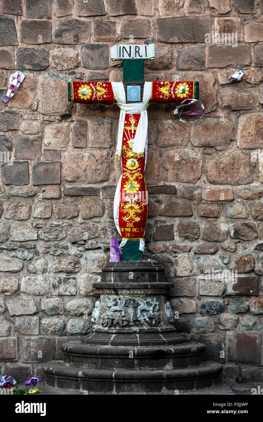 Cross, Cusco Cathedral (Catedral Basilica de la Virgen de la Asuncion ...