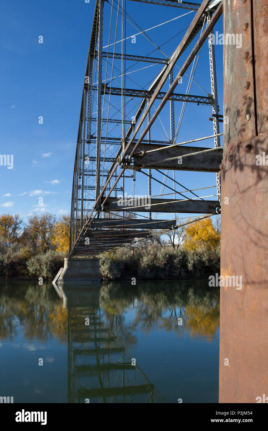 Pennsylvania through truss bridge hi-res stock photography and images ...