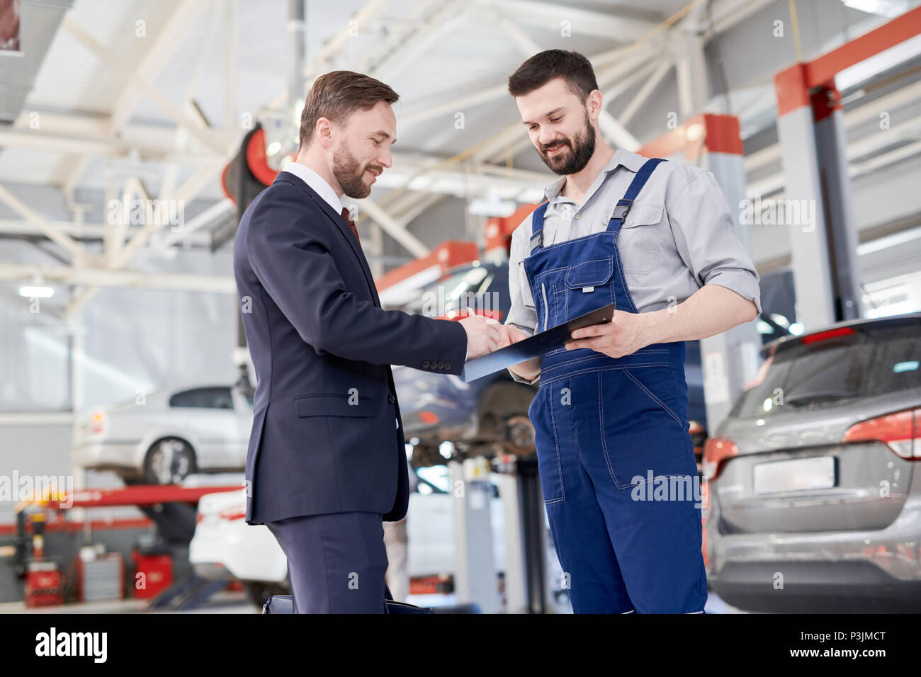 Customer service workshop hi-res stock photography and images - Alamy